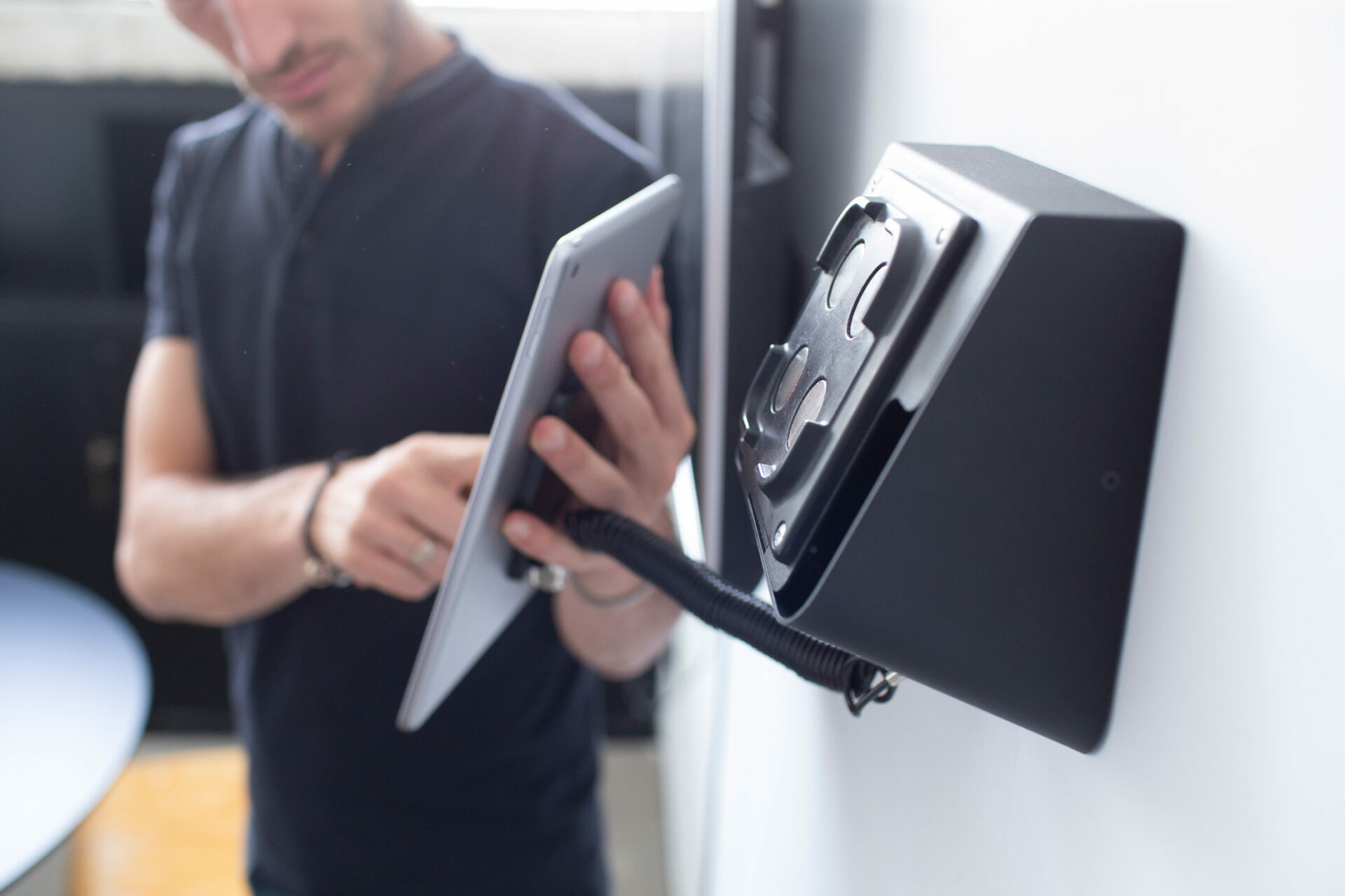 Universal Display Solutions | Maclocks Blog | iPad Enclosures | Macbook ...